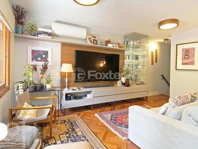 Casa em Condomínio, 3 dormitórios, 156.9 m², em Mont Serrat
