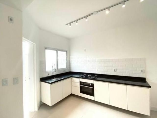 Casa em Condomínio, 3 dormitórios, 157 m², em Chora Menino