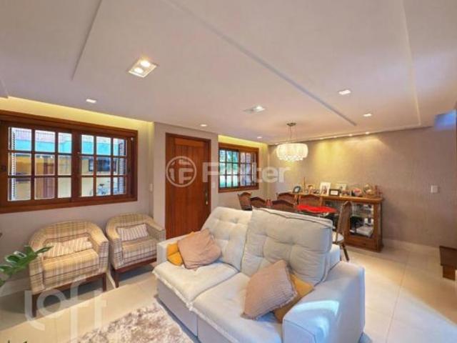 Casa em Condomínio, 3 dormitórios, 168.35 m², em Pedra Redonda