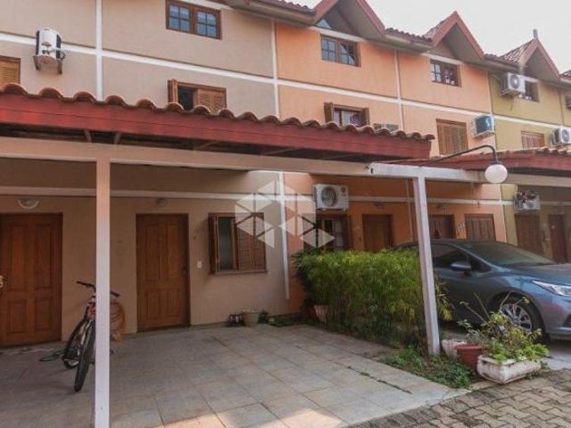 Casa em condomínio 3 dormitórios