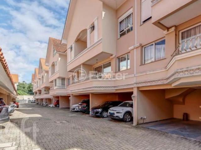 Casa em Condomínio, 3 dormitórios, 176 m², em Pedra Redonda