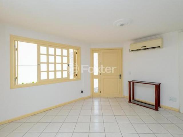 Casa em Condomínio, 3 dormitórios, 177.46 m², em Jardim Isabel
