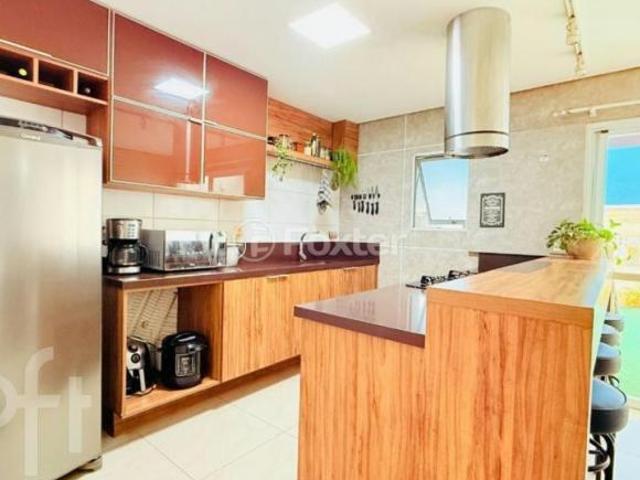 Casa em Condomínio, 3 dormitórios, 182 m², em Vila Nova