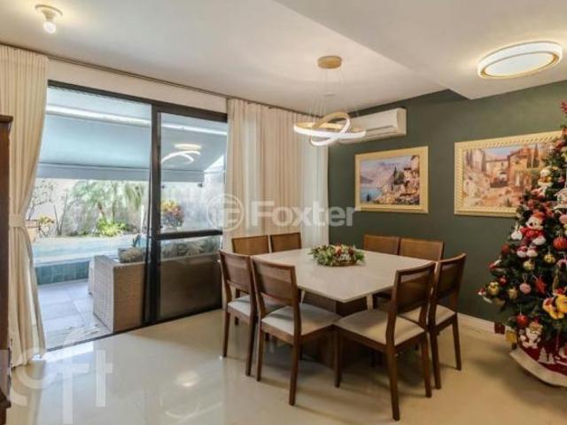 Casa em Condomínio, 3 dormitórios, 184.6 m², em Vila Nova