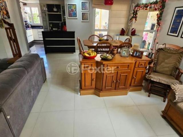 Casa em Condomínio, 3 dormitórios, 196 m², em Mário Quintana