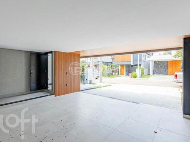 Casa em Condomínio, 3 dormitórios, 197.99 m², em Centro