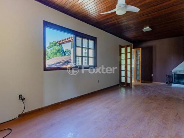 Casa em Condomínio, 3 dormitórios, 198 m², em São Lucas