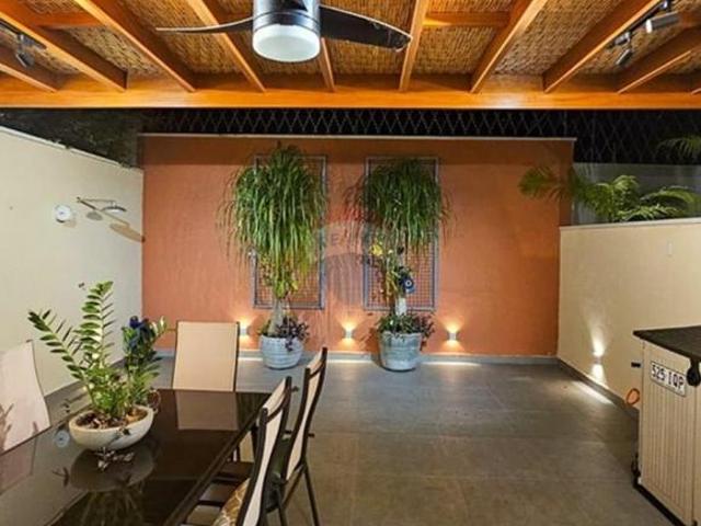 Casa em Condomínio, 3 dormitórios 1 suíte com closet, 117,42 m² em Excelente Localização