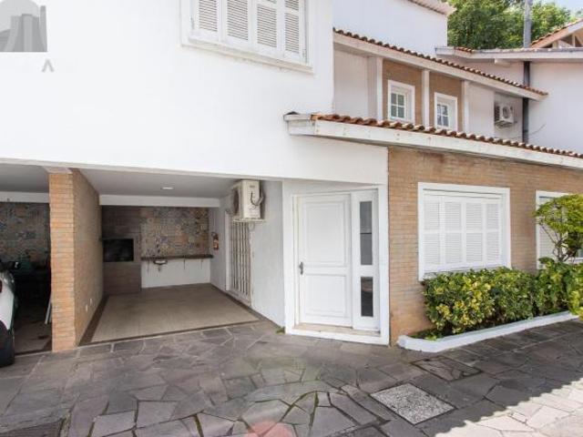 Casa em condomínio, 3 dormitórios 1 suite 2 vagas Jardim Isabel