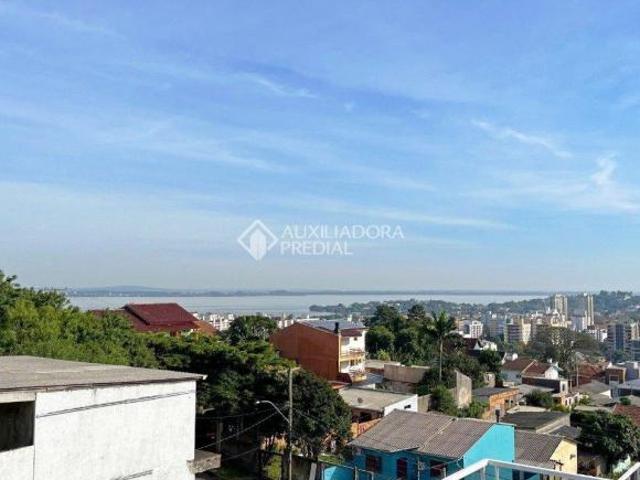 Casa em Condominio 3 dormitórios, 1 suíte, 2 vagas na Tristeza