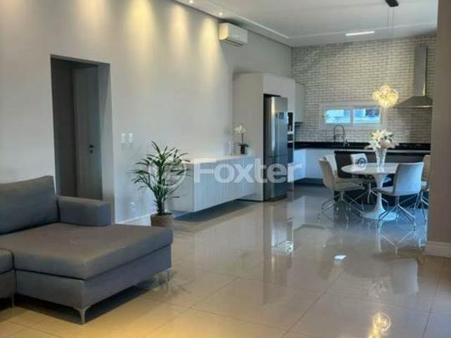 Casa em Condomínio, 3 dormitórios, 200 m², em Vila Nova