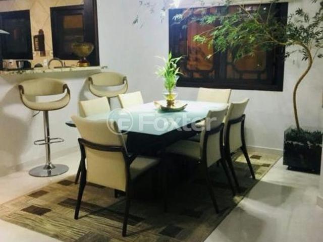 Casa em Condomínio, 3 dormitórios, 200 m², em Hípica