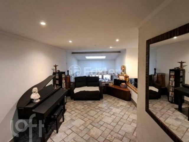 Casa em Condomínio, 3 dormitórios, 202.56 m², em Nonoai