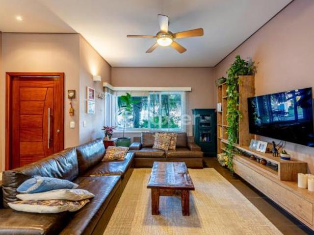 Casa em Condomínio, 3 dormitórios, 202 m², em Hípica