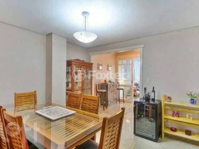 Casa em Condomínio, 3 dormitórios, 204 m², em Jardim Isabel