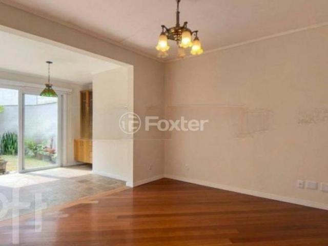 Casa em Condomínio, 3 dormitórios, 204 m², em Pedra Redonda