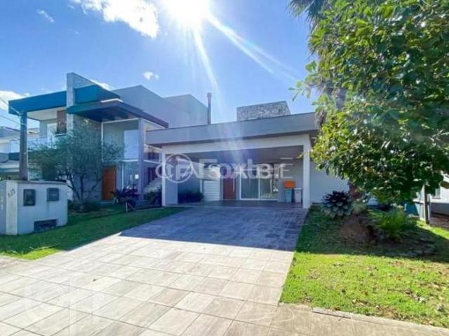 Casa em Condomínio, 3 dormitórios, 210 m², em São Vicente