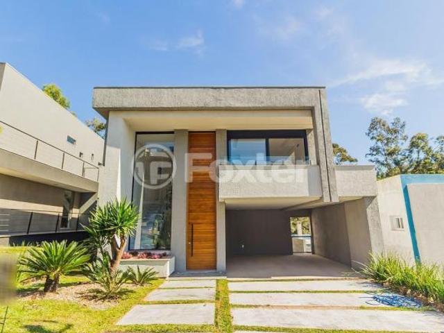 Casa em Condomínio, 3 dormitórios, 215 m², em Querência