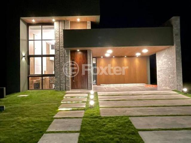 Casa em Condomínio, 3 dormitórios, 216 m², em Sans Souci