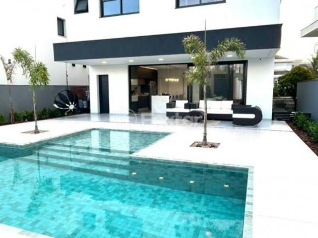 Casa em Condomínio, 3 dormitórios, 220 m², em Parque Ipiranga