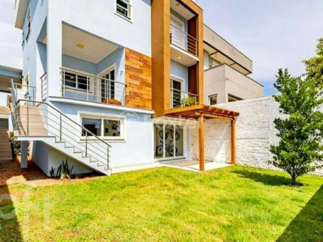 Casa em Condomínio, 3 dormitórios, 224 m², em Santa Cruz