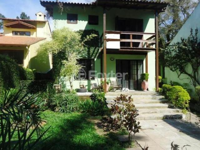 Casa em Condomínio, 3 dormitórios, 225 m², em São Lucas