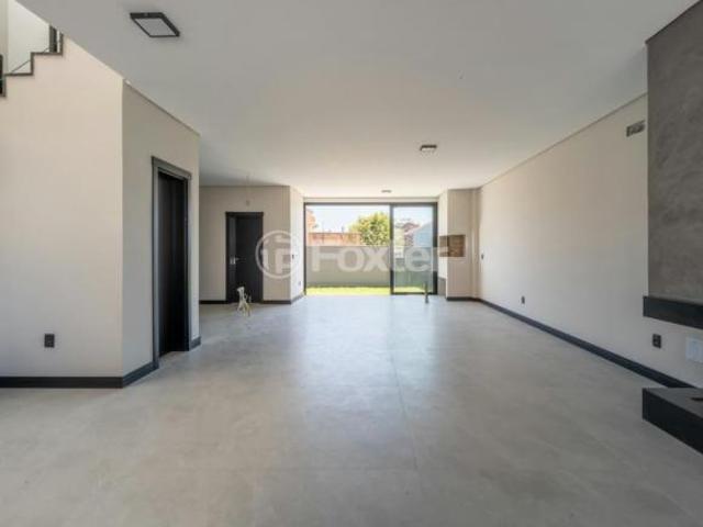 Casa em Condomínio, 3 dormitórios, 225 m², em Sarandi