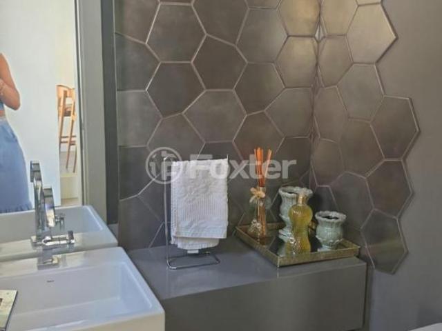 Casa em Condomínio, 3 dormitórios, 230 m², em Pedra Redonda