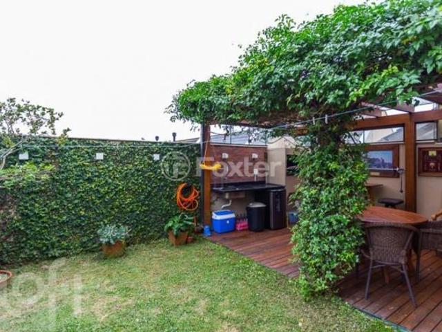Casa em Condomínio, 3 dormitórios, 240 m², em Teresópolis