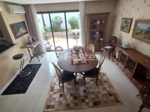 Casa em Condomínio, 3 dormitórios, 241 m², em Lomba do Pinheiro