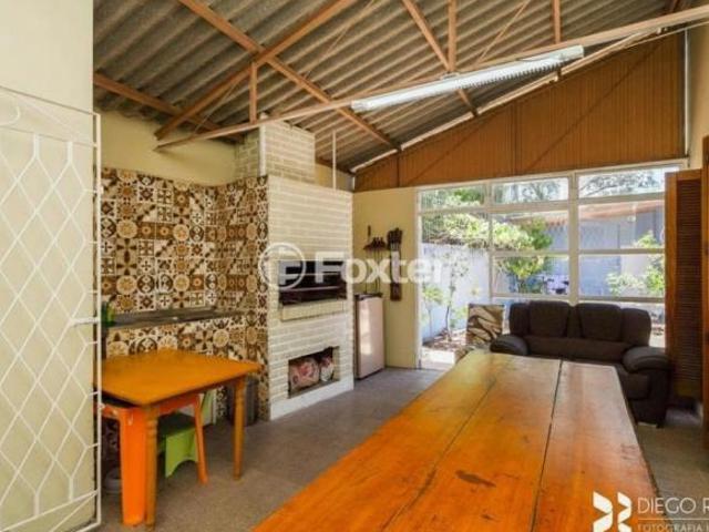 Casa em Condomínio, 3 dormitórios, 243 m², em Cristal
