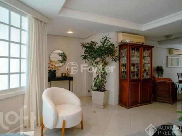 Casa em Condomínio, 3 dormitórios, 245.67 m², em Boa Vista