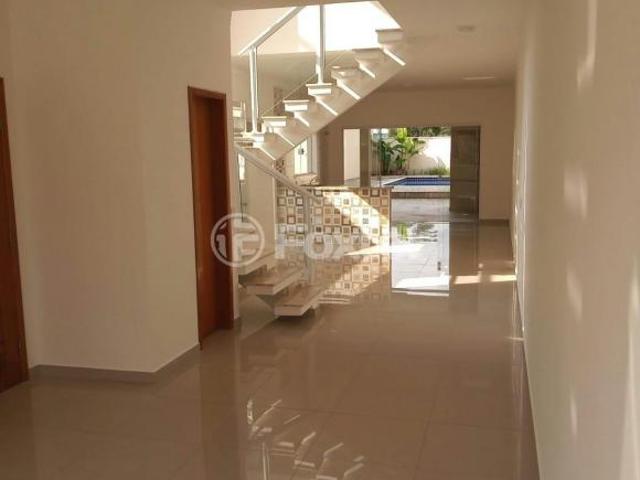 Casa em Condomínio, 3 dormitórios, 260 m², em Morada da Praia