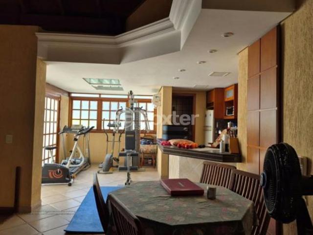 Casa em Condomínio, 3 dormitórios, 271 m², em Três Figueiras