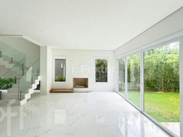 Casa em Condomínio, 3 dormitórios, 276.25 m², em Pedra Redonda