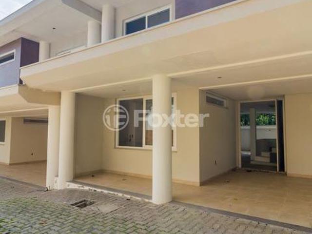 Casa em Condomínio, 3 dormitórios, 276.46 m², em Pedra Redonda