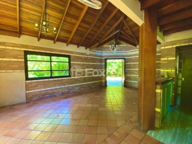 Casa em Condomínio, 3 dormitórios, 279 m², em Elsa