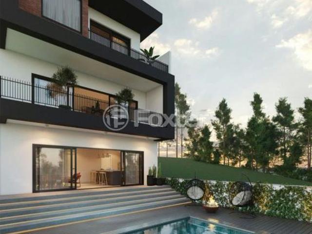 Casa em Condomínio, 3 dormitórios, 280 m², em Centro
