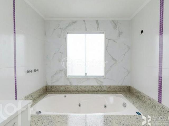 Casa em Condomínio, 3 dormitórios, 280 m², em Espírito Santo