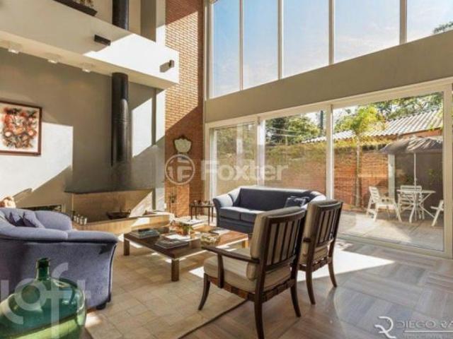 Casa em Condomínio, 3 dormitórios, 280 m², em Lomba do Pinheiro