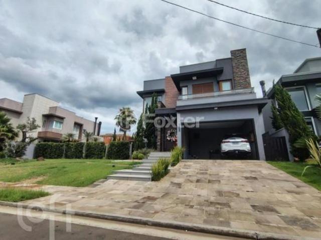 Casa em Condomínio, 3 dormitórios, 288 m², em São Vicente