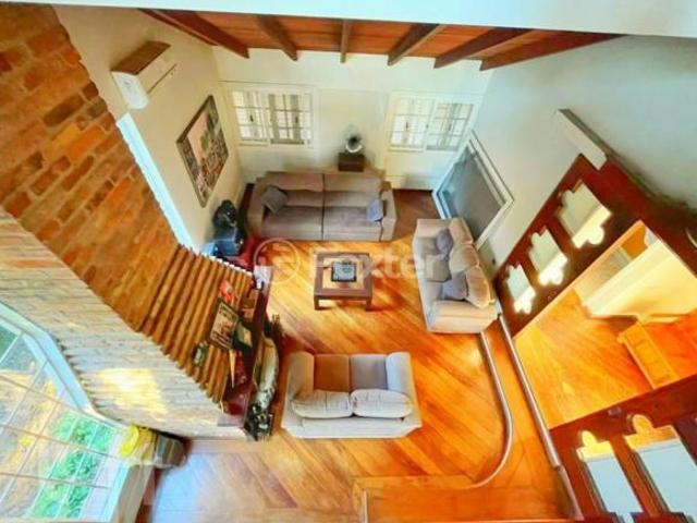 Casa em Condomínio, 3 dormitórios, 291 m², em Lomba do Pinheiro