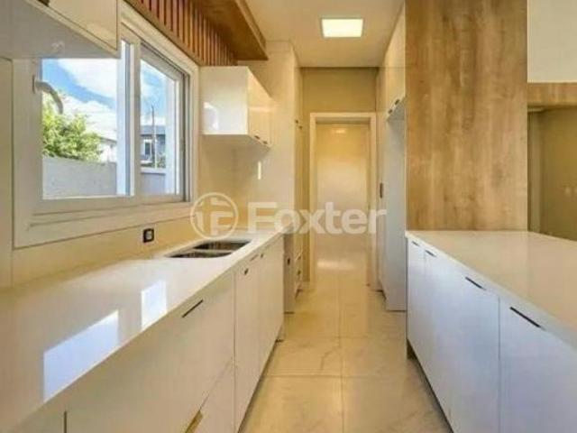 Casa em Condomínio, 3 dormitórios, 296 m², em São Vicente