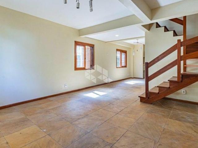 CASA EM CONDOMINIO/ 3 DORMITORIOS/ 2 VAGAS
