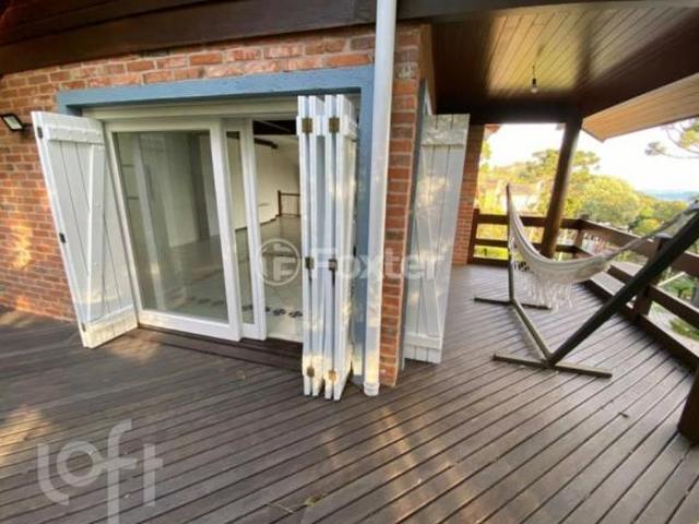 Casa em Condomínio, 3 dormitórios, 305 m², em Q.ta da Serra