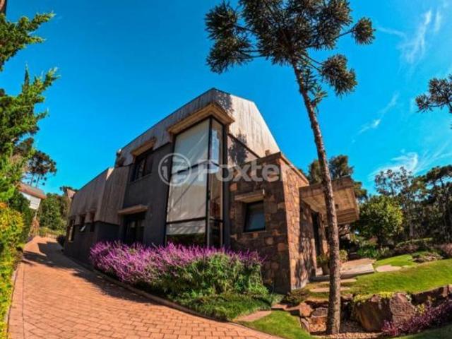 Casa em Condomínio, 3 dormitórios, 308 m², em Carazal