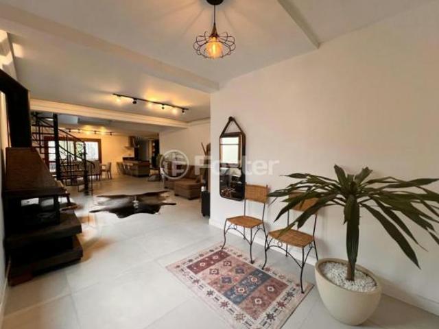 Casa em Condomínio, 3 dormitórios, 332.53 m², em Chapéu do Sol
