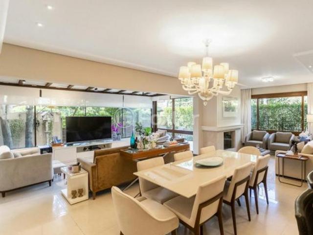 Casa em Condomínio, 3 dormitórios, 339 m², em Tristeza