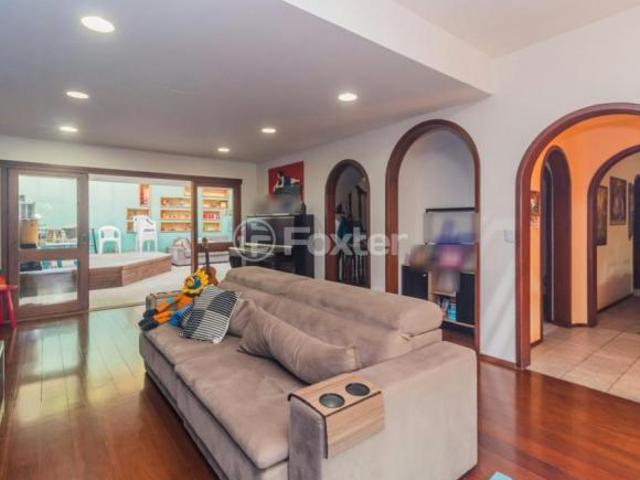 Casa em Condomínio, 3 dormitórios, 342.2 m², em Santa Tereza