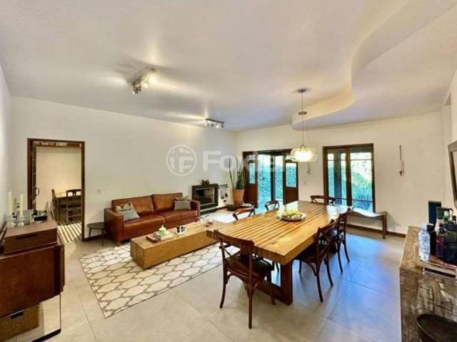 Casa em Condomínio, 3 dormitórios, 355 m², em Chácara dos Lagos